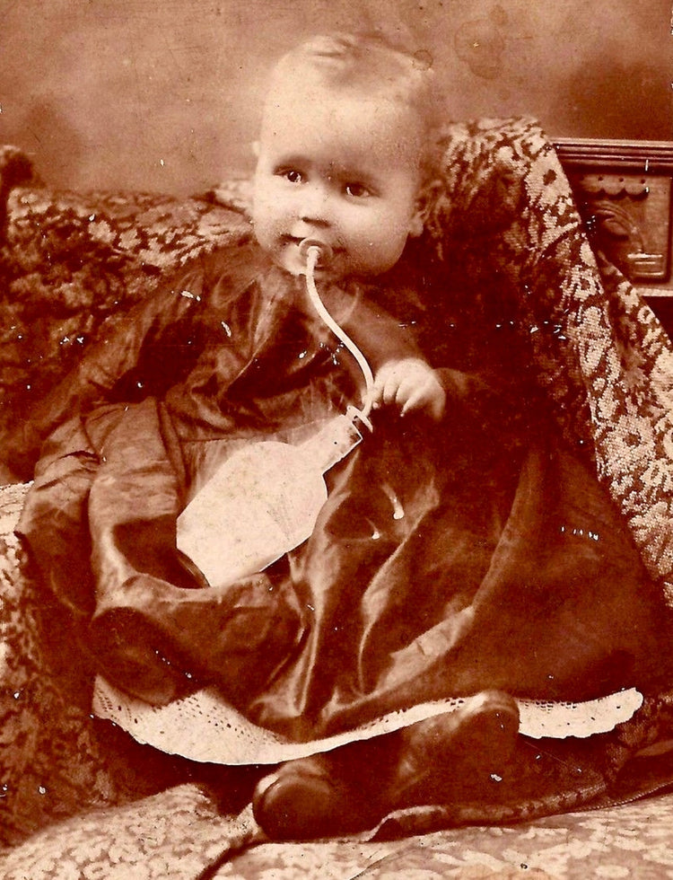 A short history of baby bottles – Kitten Vintage